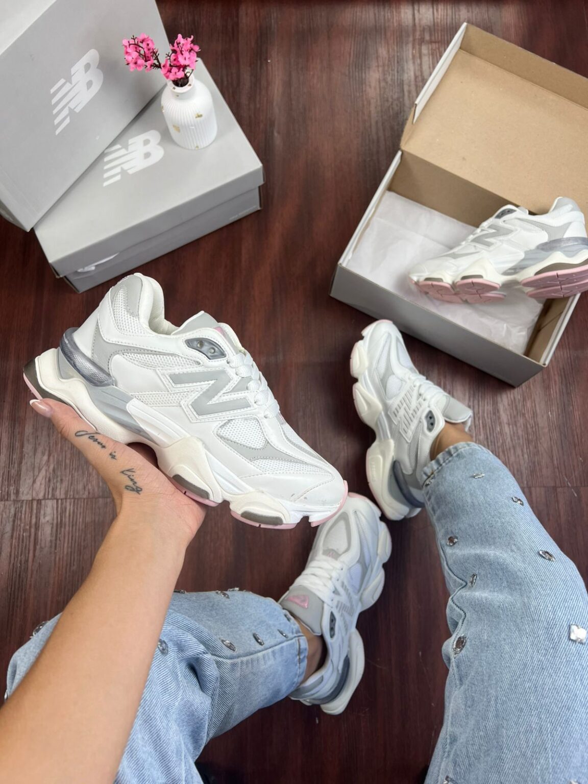 NEW BALANCE 9060 Branco/rosa Danone - 34 Ao 39